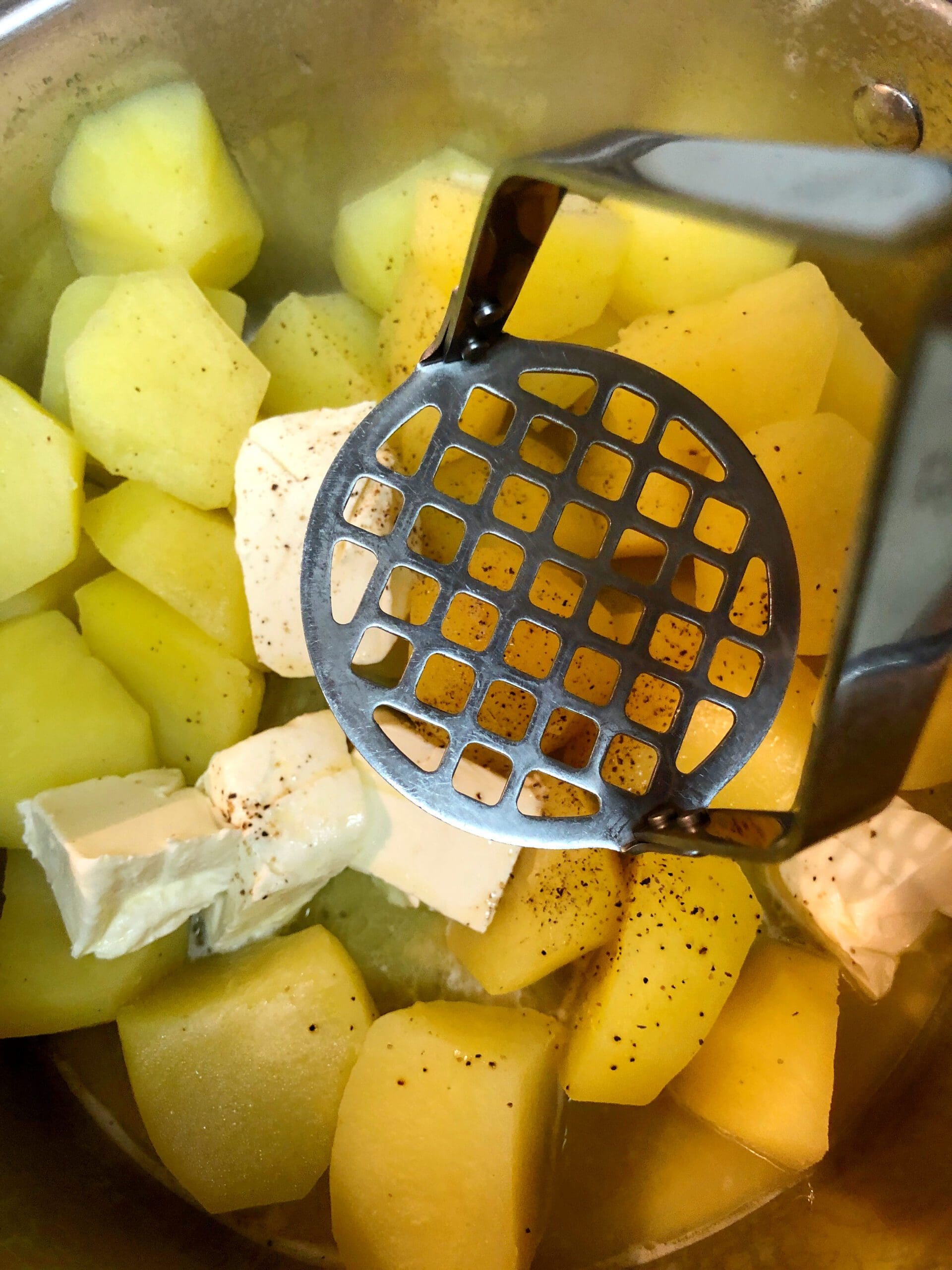 The Best Creamy Mashed Potatoes - Wholesome Farmhouse Recipes