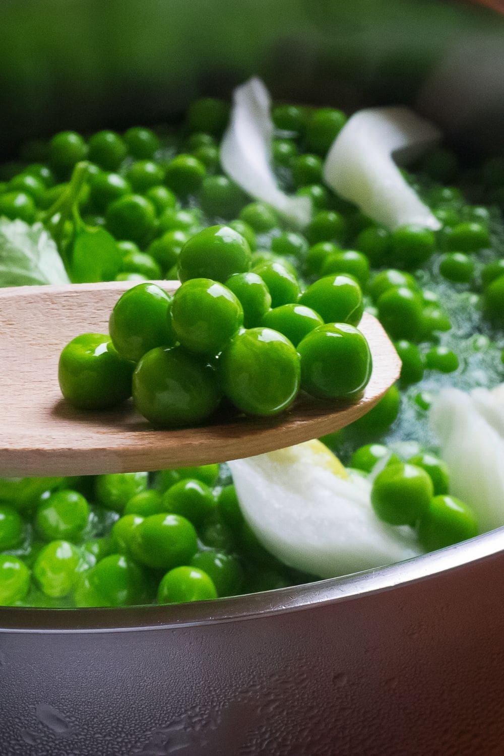 The Best Way to Cook Frozen Peas - Wholesome Farmhouse Recipes
